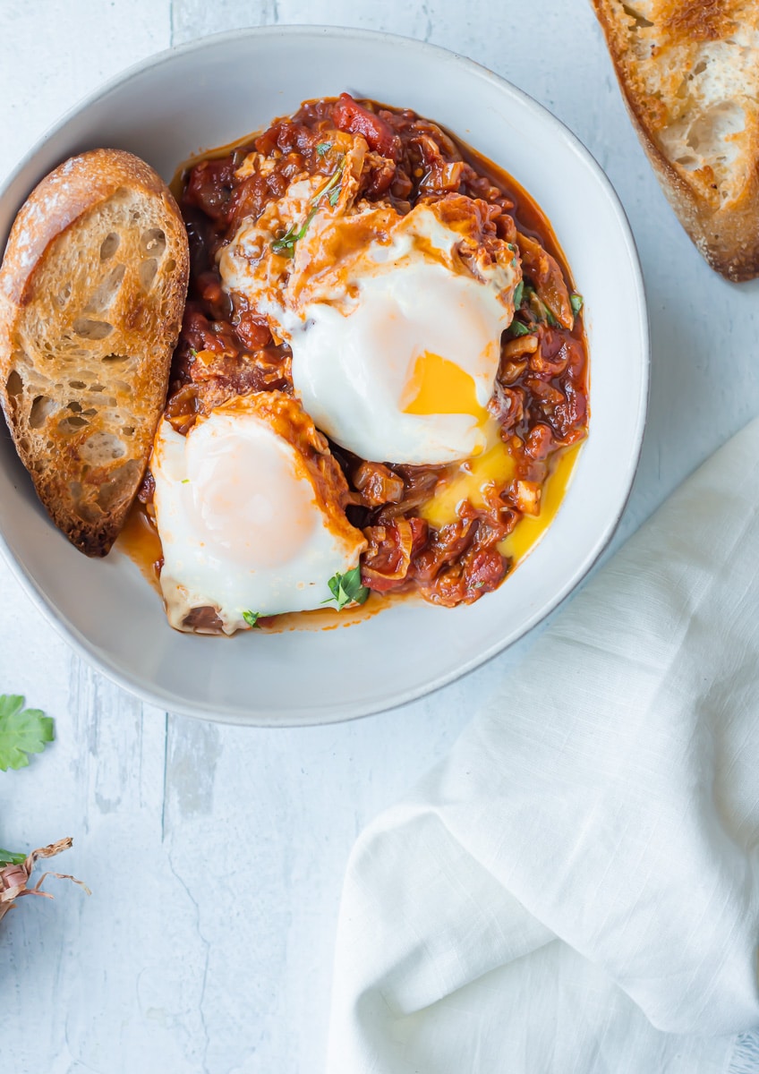 Caramelized shallot and roasted red pepper shakshuka - One Girl. One ...